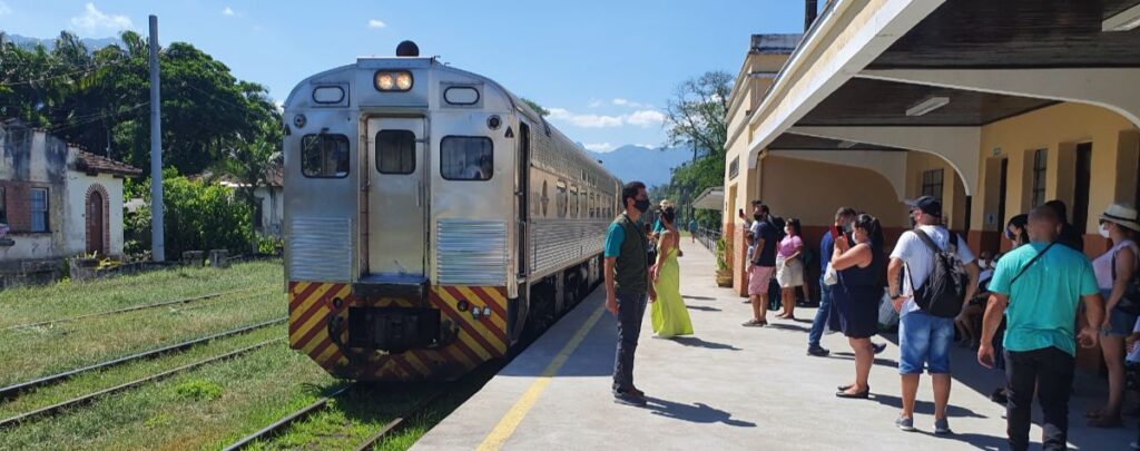 Passeio de trem Morretes a Curitiba - Viajando de Mochila